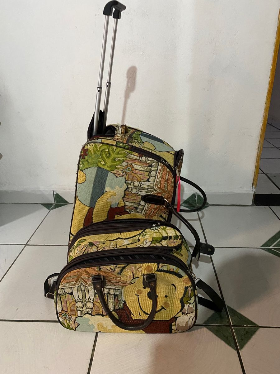 Mala de Viagem do Pooh | Mochila Feminina Pooh Usado 83997641 | enjoei