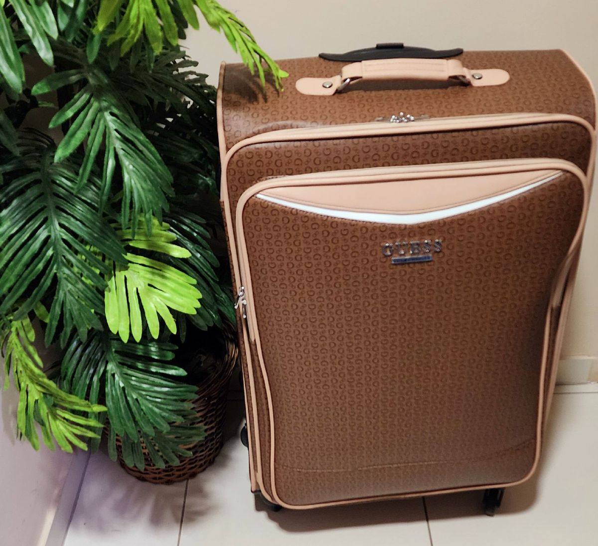 Mala Guess Original | Clutch Feminina Guess Usado 119560393 | enjoei