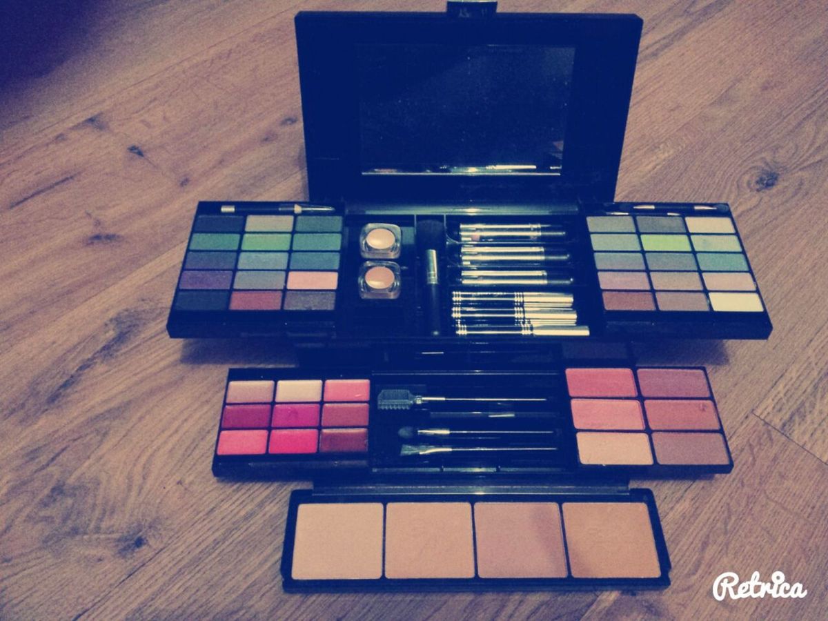 Maleta de Maquiagem Arrazou | Maquiagem Feminina Usado 2938347 | enjoei