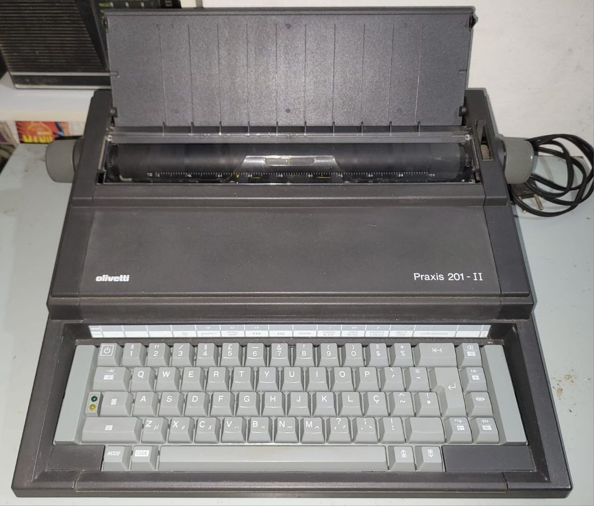 Máquina Datilográfica Elétrica Olivetti Praxis 201-ii | Item Info ...