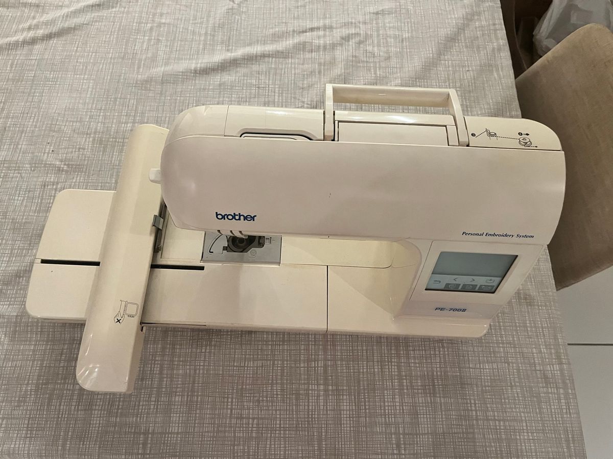Máquina de Bordar Brother Pe700 | Cacareco Brother Usado 103019836 | enjoei