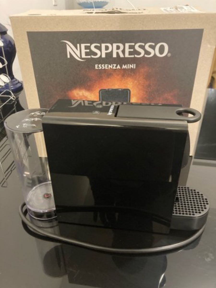 Maquina de Café Nespresso - 220v | Item Info & Eletro Nespresso Usado ...