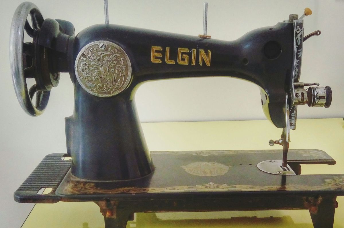 Máquina de Costura Antiga Elgin | Móvel de Antiquário Elgin Usado ...