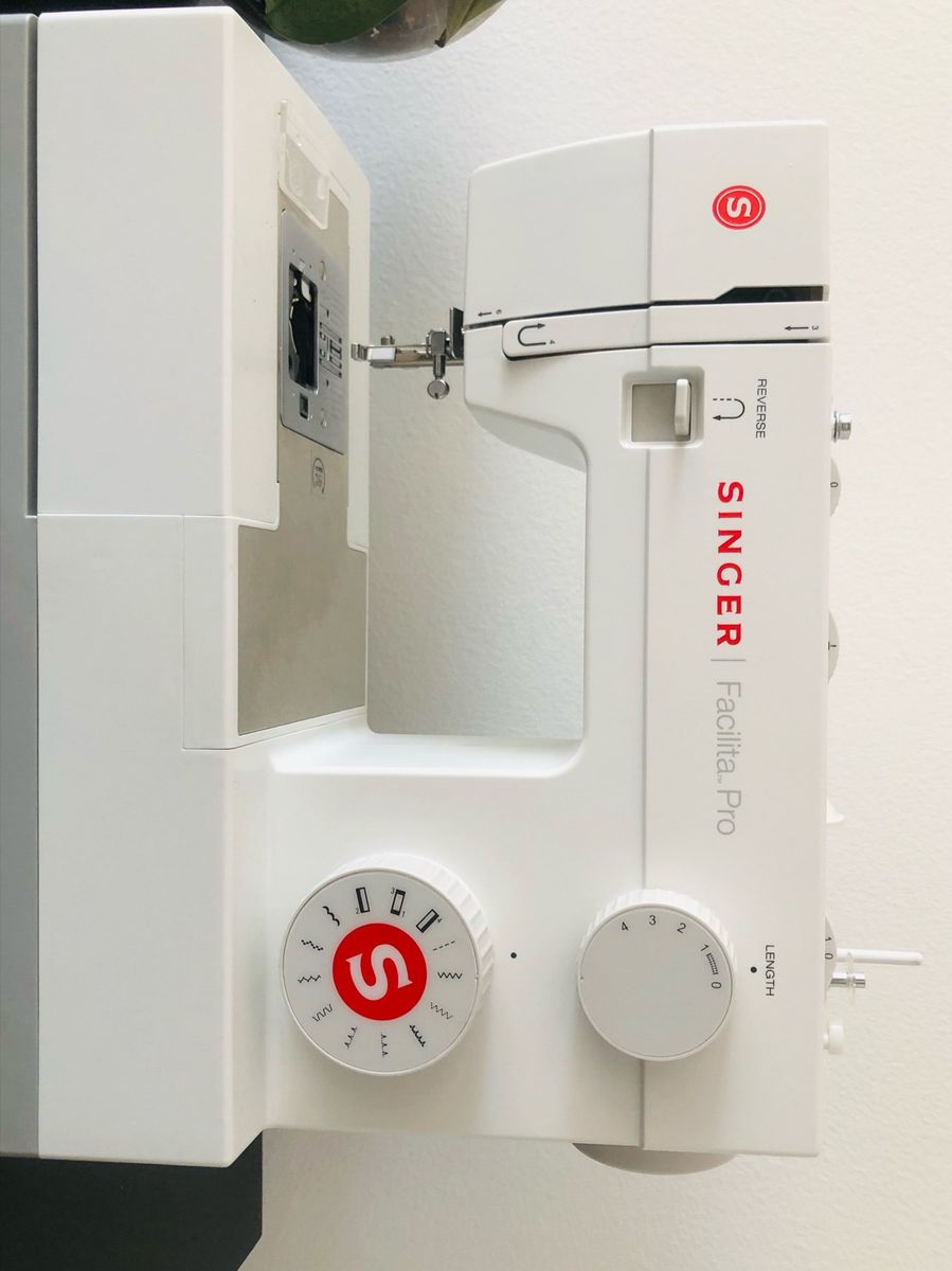 Máquina de Costura Doméstica Singer Facilita-pro 5511 | Móvel p/ Casa ...