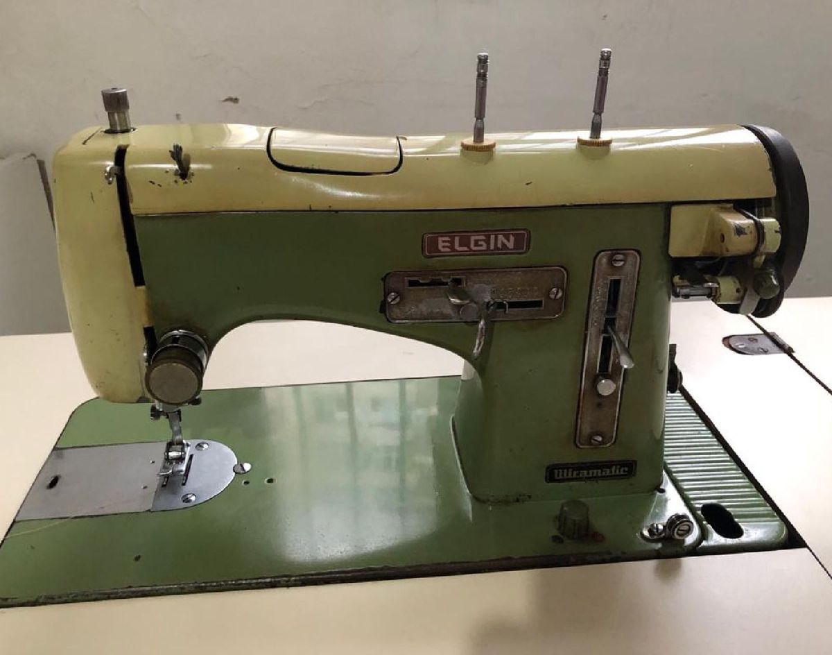Máquina de Costura Elgin Completa | Eletrodoméstico Elgin Usado ...