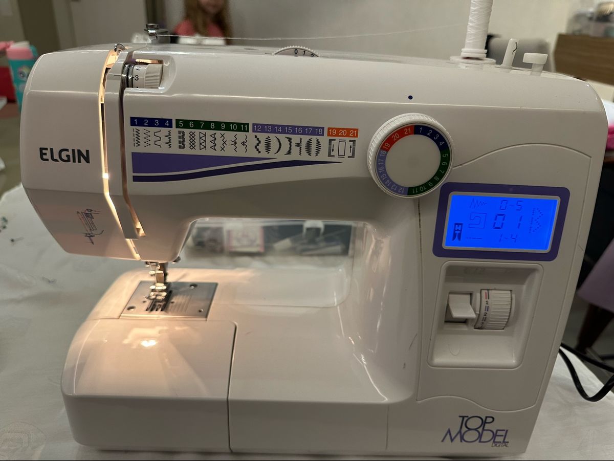 Máquina de Costura Elgin Top Model | Item Info & Eletro Elgin Usado ...