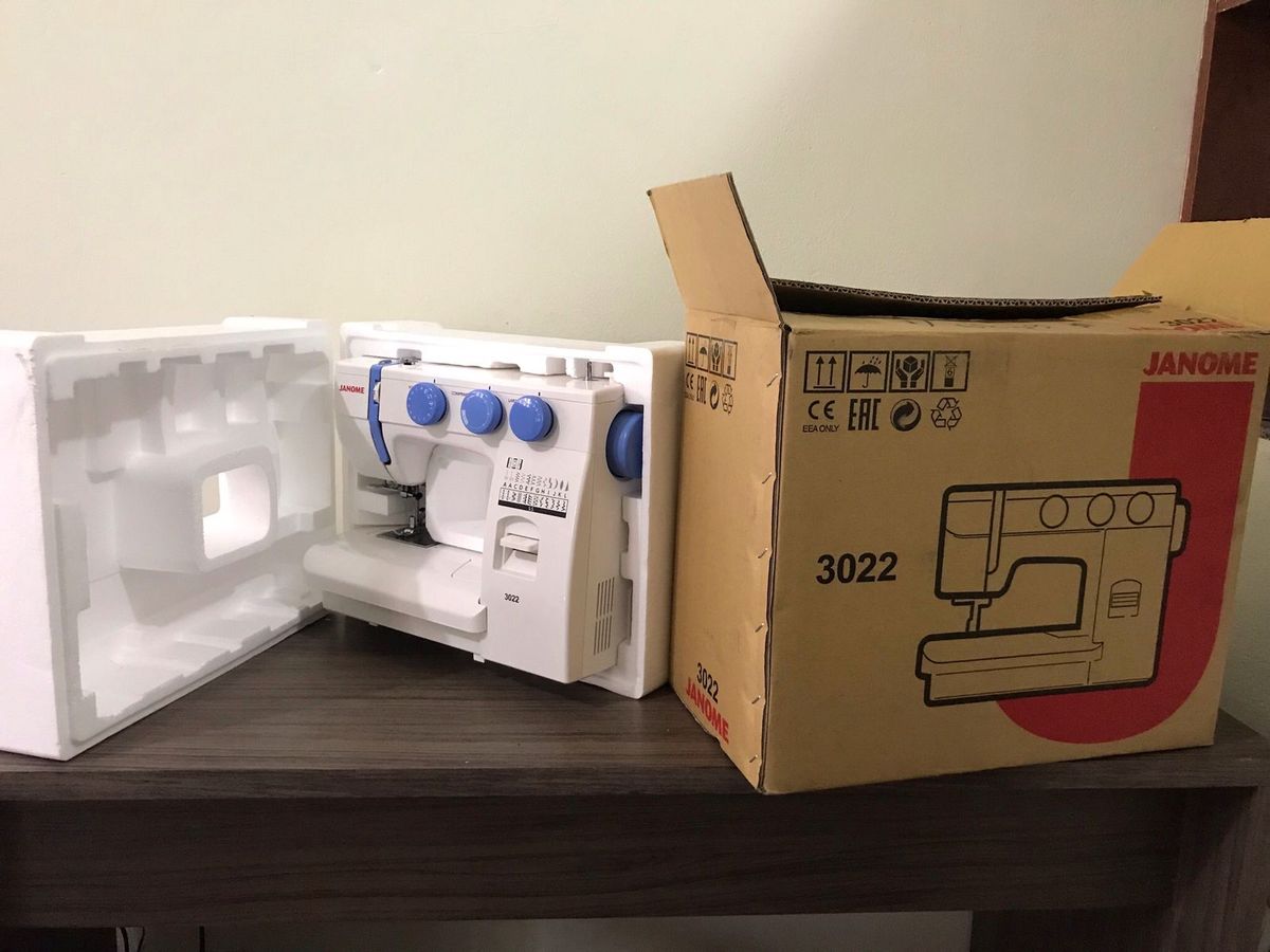 Máquina de Costura Janome 3022 Portátil Branco e Azul - 127v | Móvel p ...