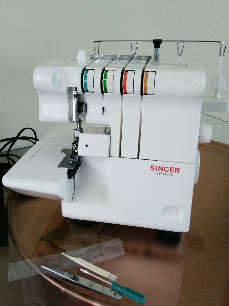 Máquina de Costura Overloque (ultralock)singer | Móvel p/ Casa Singer ...