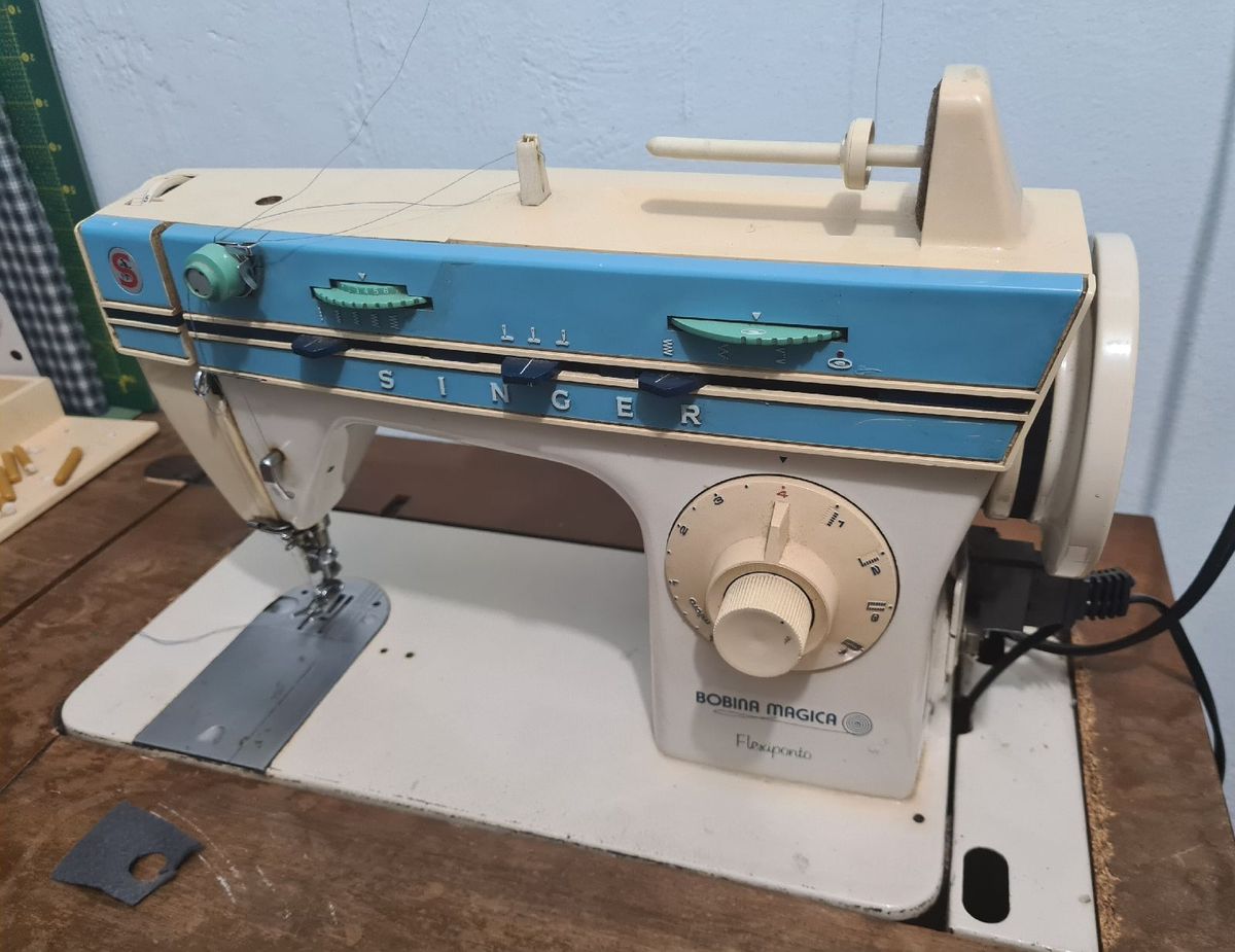 Máquina de Costura Singer 260 Bobina Mágica | Produto Vintage e Retro ...