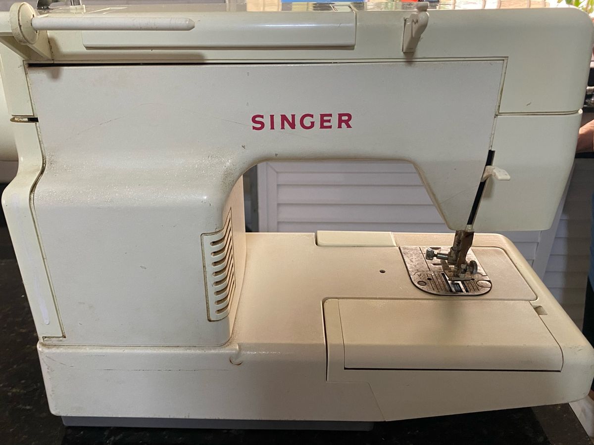 Máquina de Costura Singer - 4830 C | Item Info & Eletro Singer Usado ...