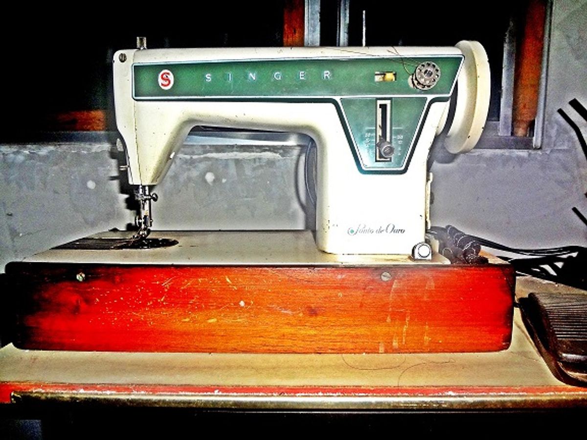Máquina de Costura Singer 660 Ponto de Ouro Vintage Retrô | Produto ...