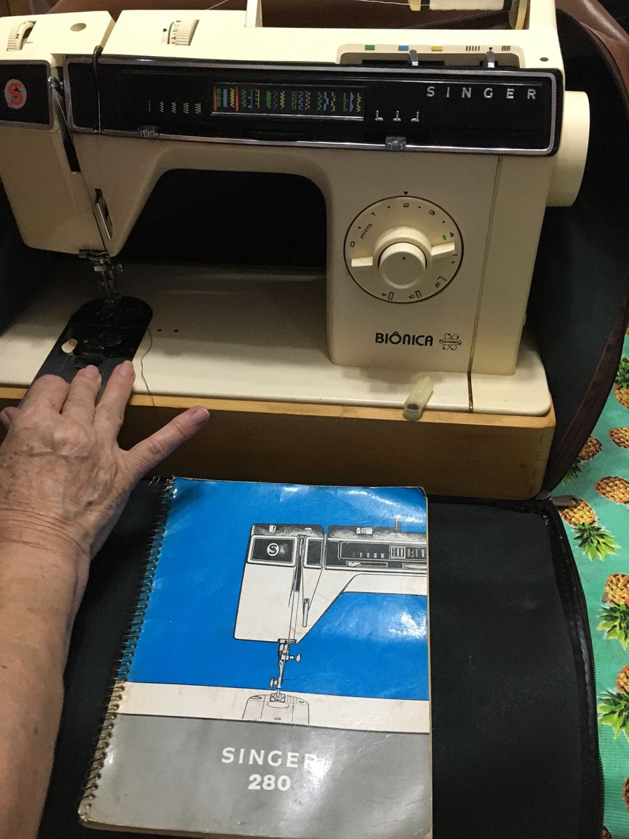 Máquina de Costura Singer Biônica 280 | Item Info & Eletro Singer Usado ...