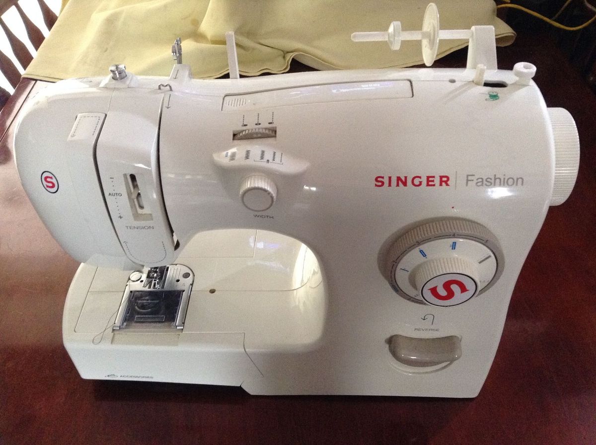 Máquina de Costura Singer Fashion 4205c | Móvel p/ Casa Singer Usado ...