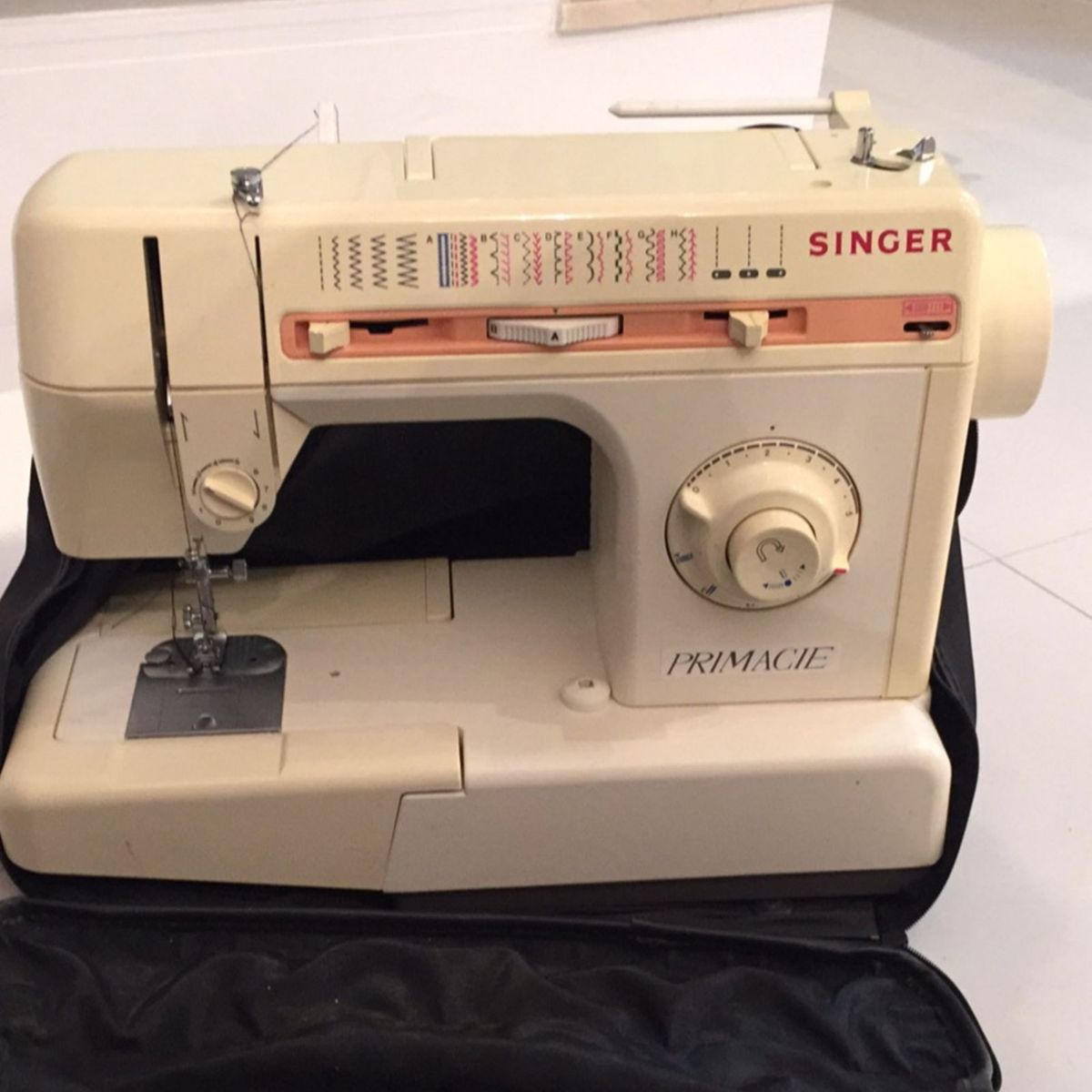 Maquina de Costura Singer Primacie | Item Info & Eletro Singer Usado ...