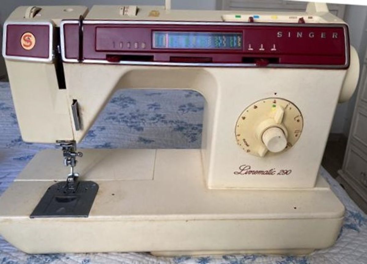 Maquina de Costura Singer Semi Nova | Item Info & Eletro Singer Livrematic Usado 79342317 | enjoei