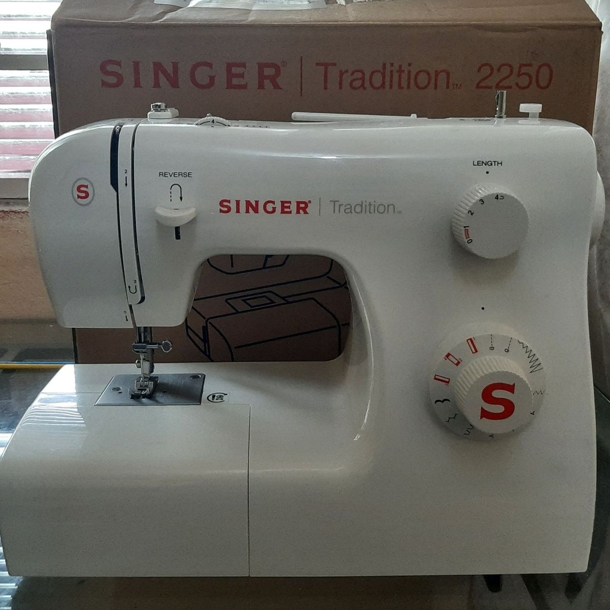 Maquina de Costura Singer Tradition | Eletrodoméstico Singer Usado ...