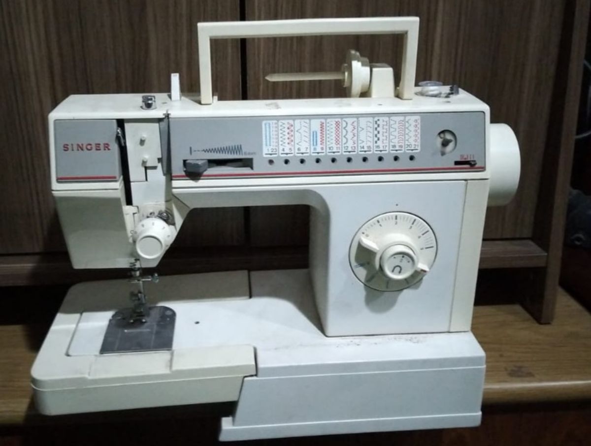 Maquina de Costura Singer Vários Pontos | Eletrodoméstico Singer Usado ...