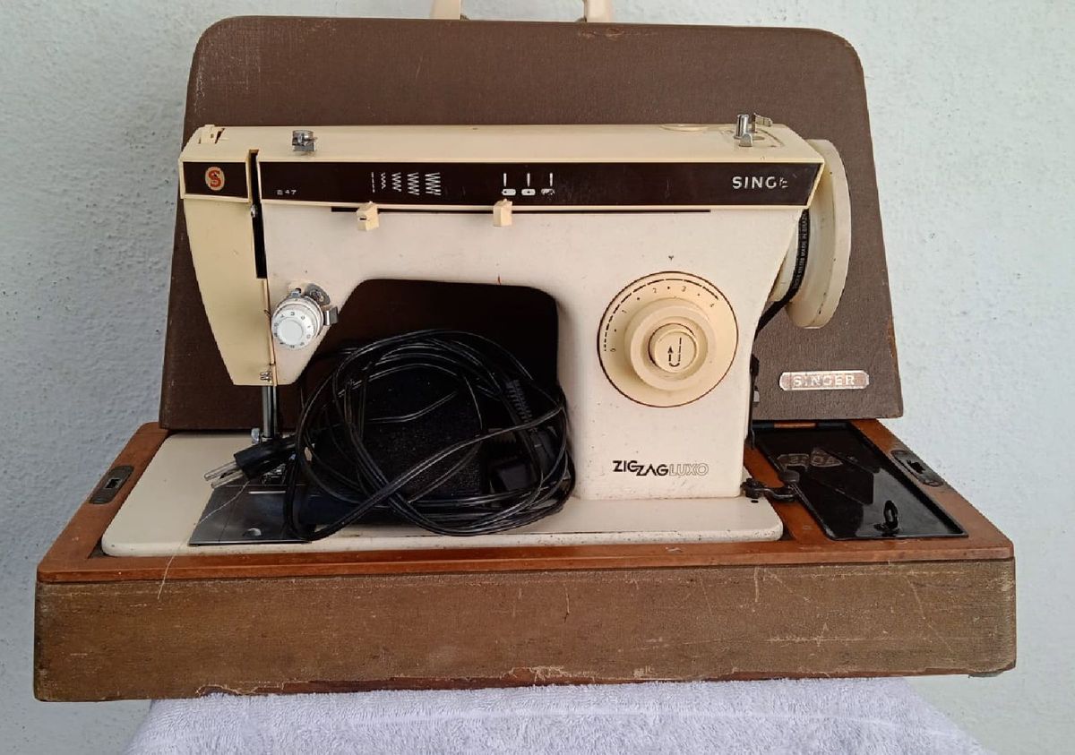 Máquina de Costura Singer Zig Zag | Item Info & Eletro Singer Usado ...