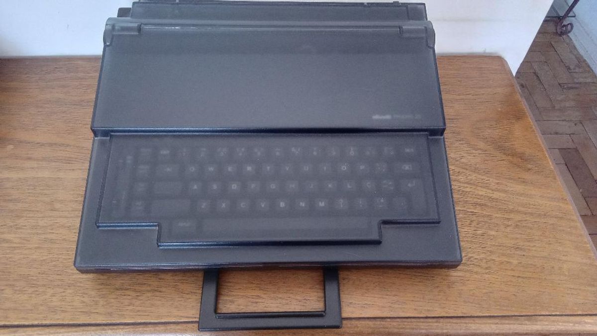 Máquina de Escrever Elétrica Olivetti Praxis 20 | Item Info & Eletro ...