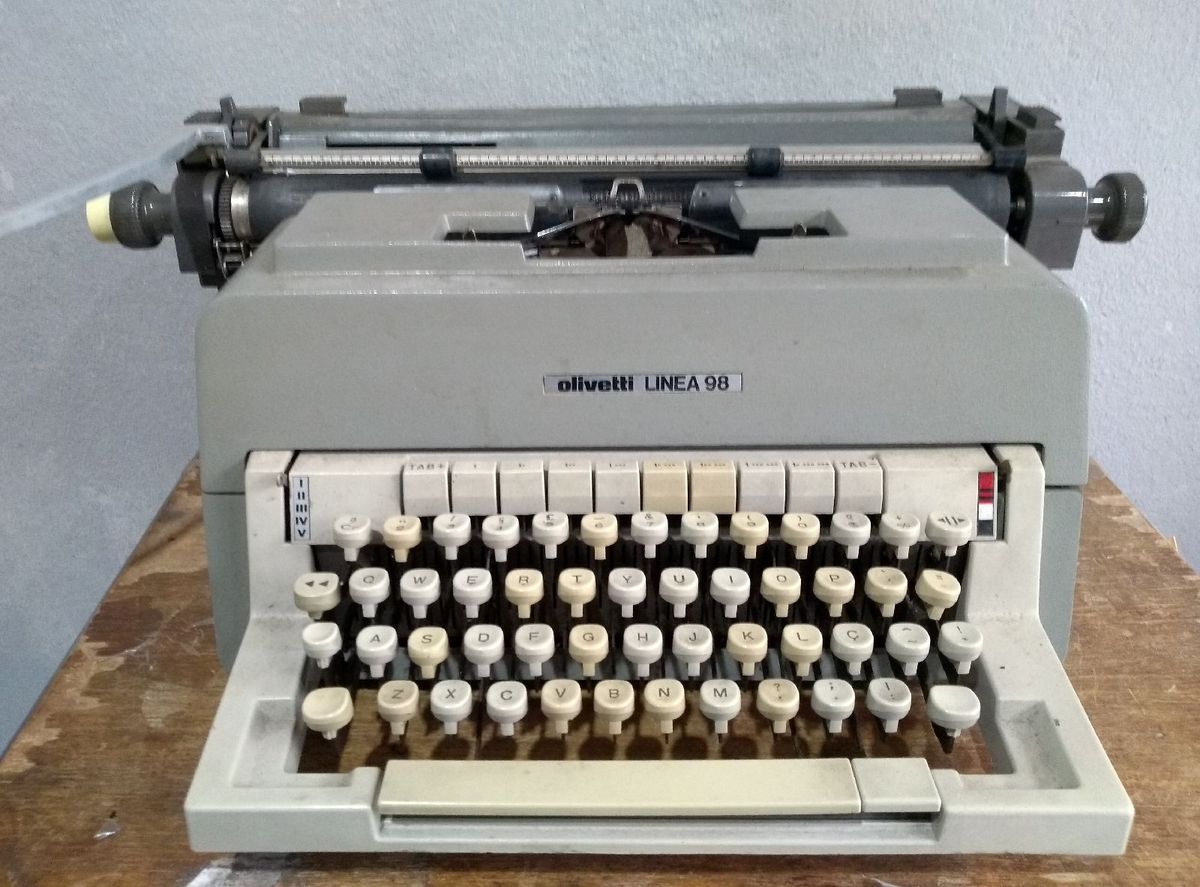 Máquina de Escrever Olivetti Linea 98(leia Descrição) | Computador ...
