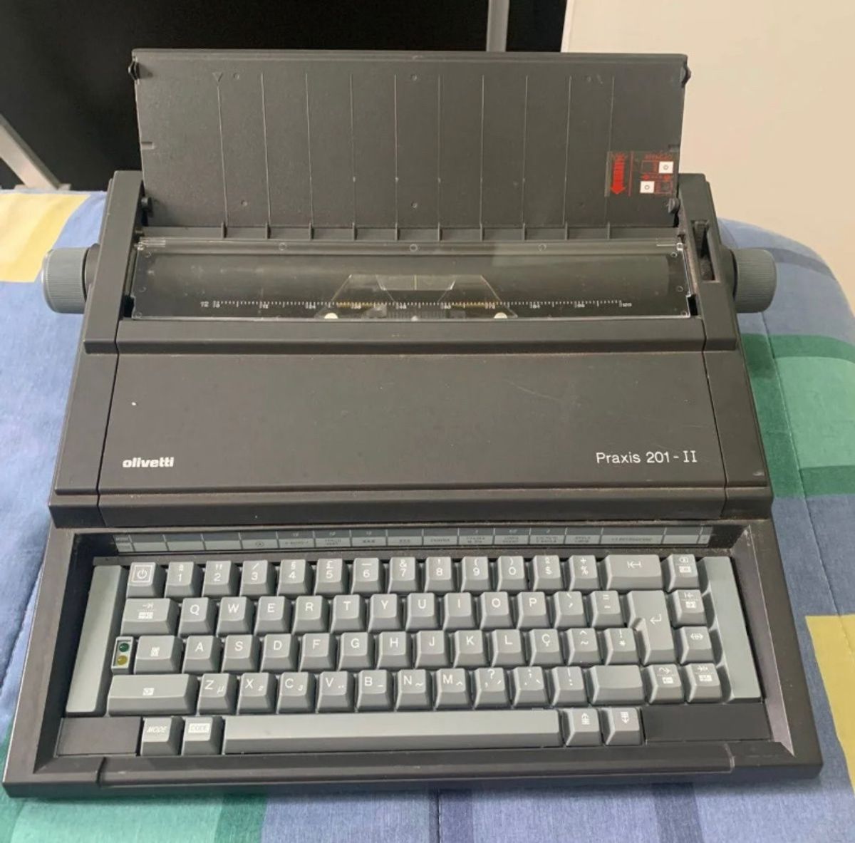 Máquina de Escrever Olivetti Praxis 201 Ii | Produto Vintage e Retro ...
