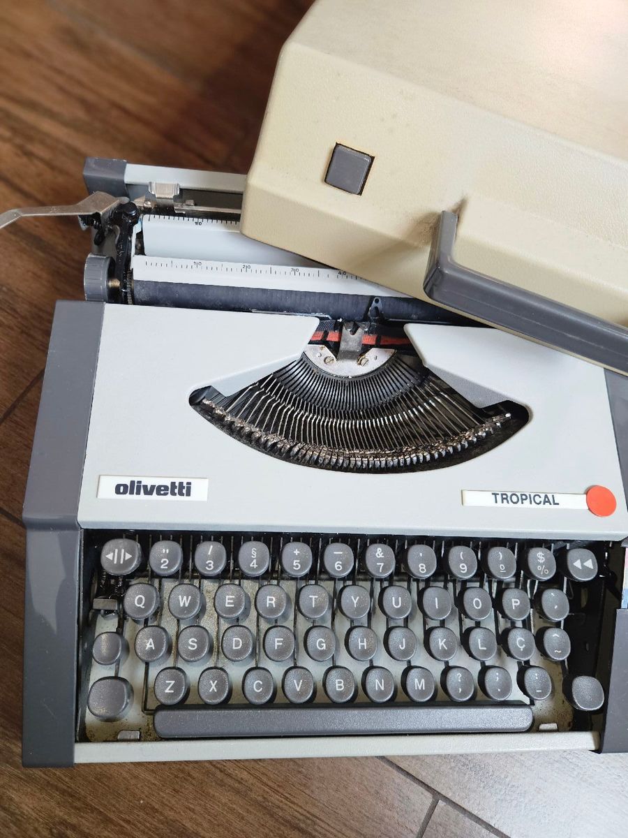 Máquina de Escrever Olivetti Tropical | Produto Vintage e Retro ...
