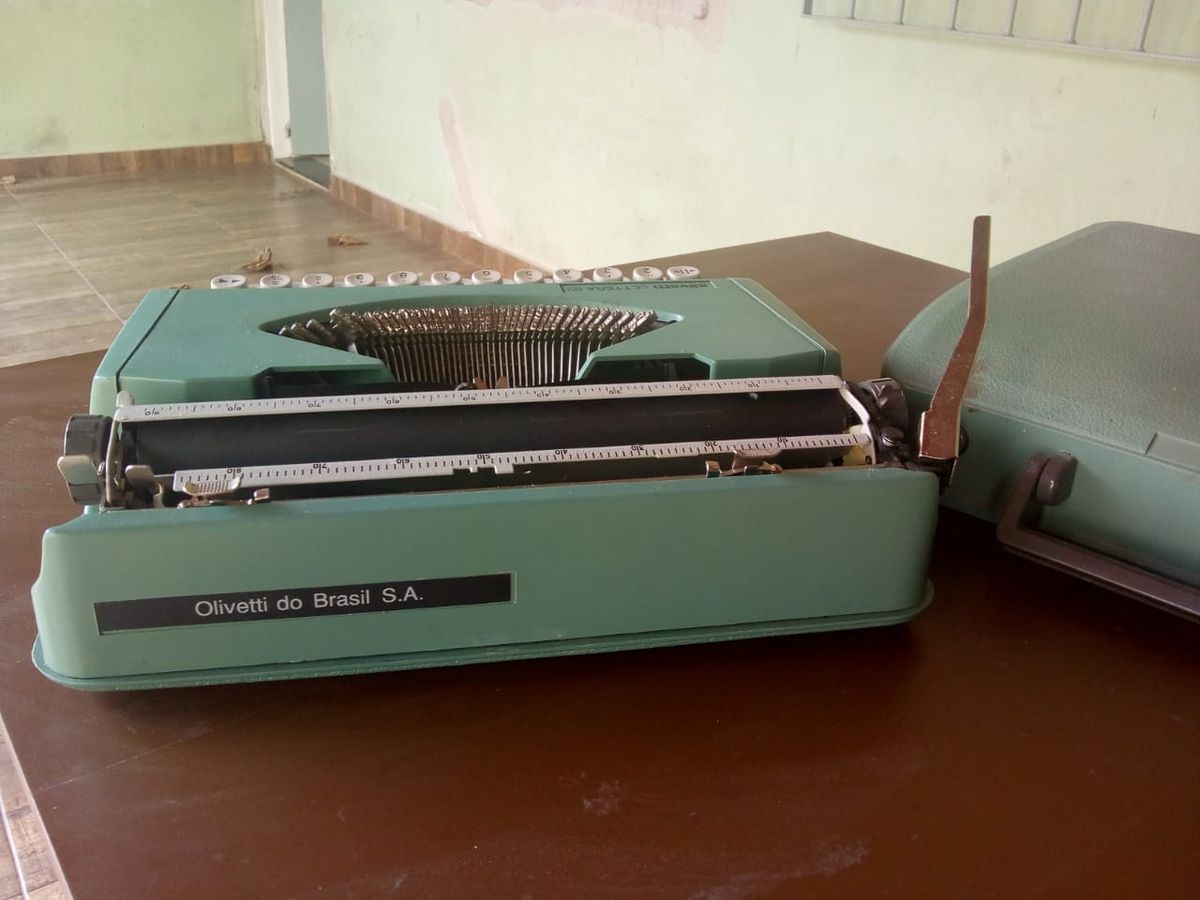 Máquina de Escrever - Relíquia - Olivetti 82 - Ótimo Estado | Produto ...