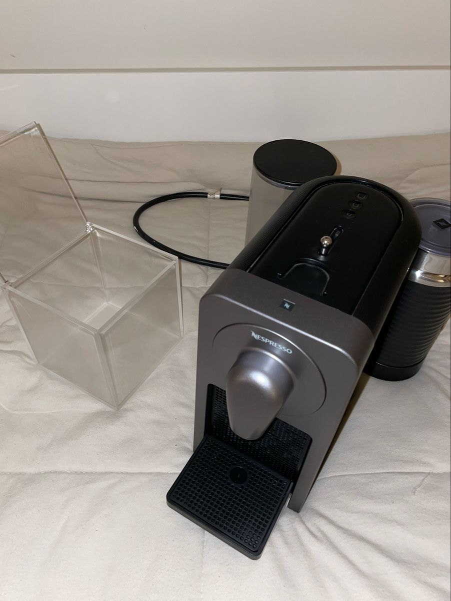Máquina Nespresso Prodígio e Milk Modelo C75 Preta com Cubo para ...