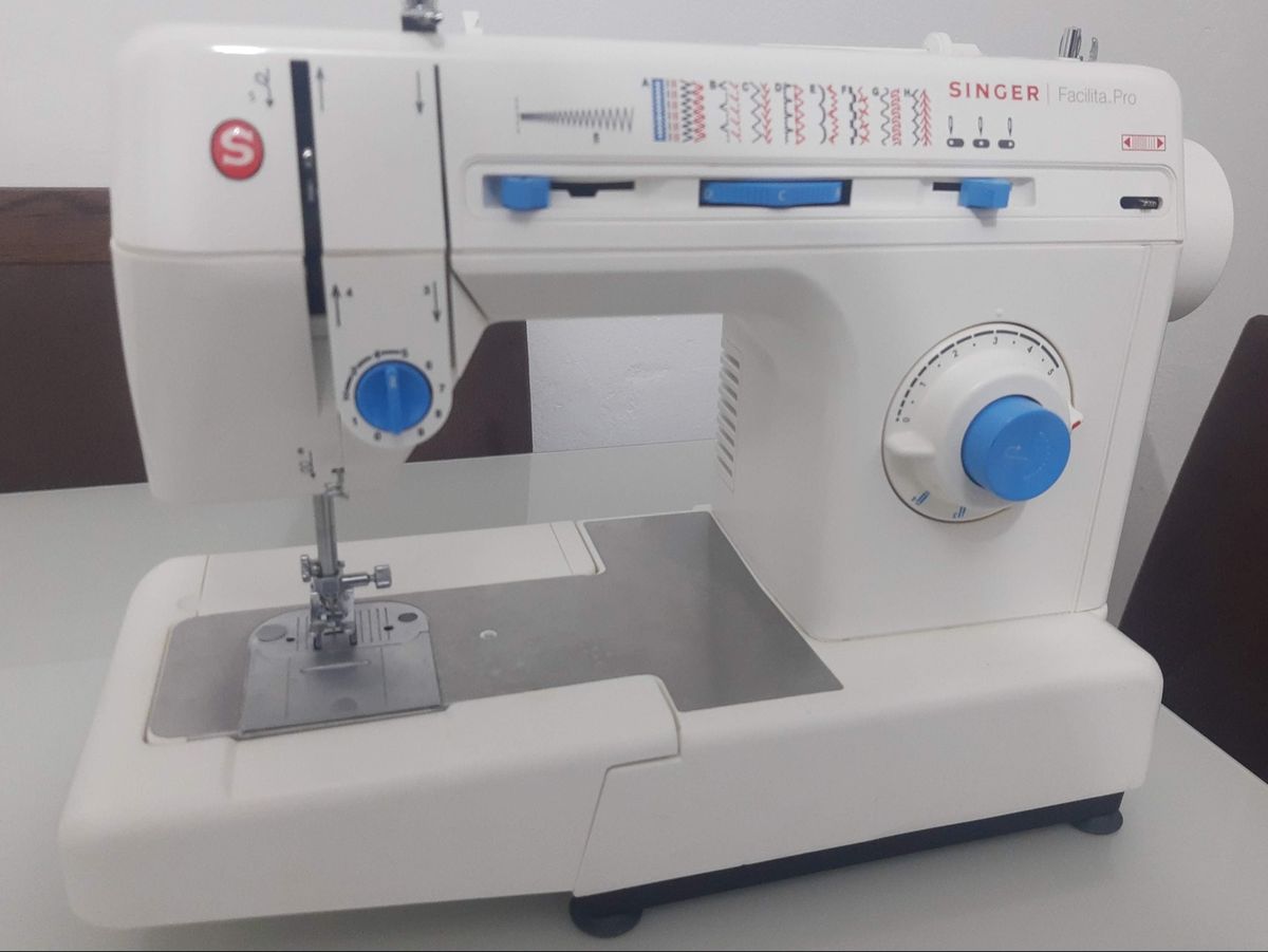 Máquina Singer Pro Facilita 2918 | Item Info & Eletro Singer Usado ...