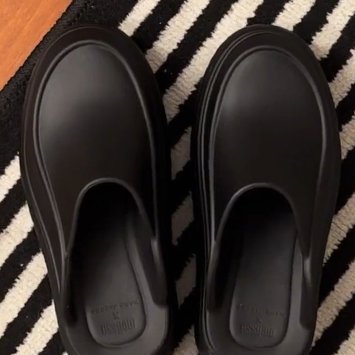 Melissa X Marc Jacobs Clog Preta | Produto Feminino Melissa Usado ...