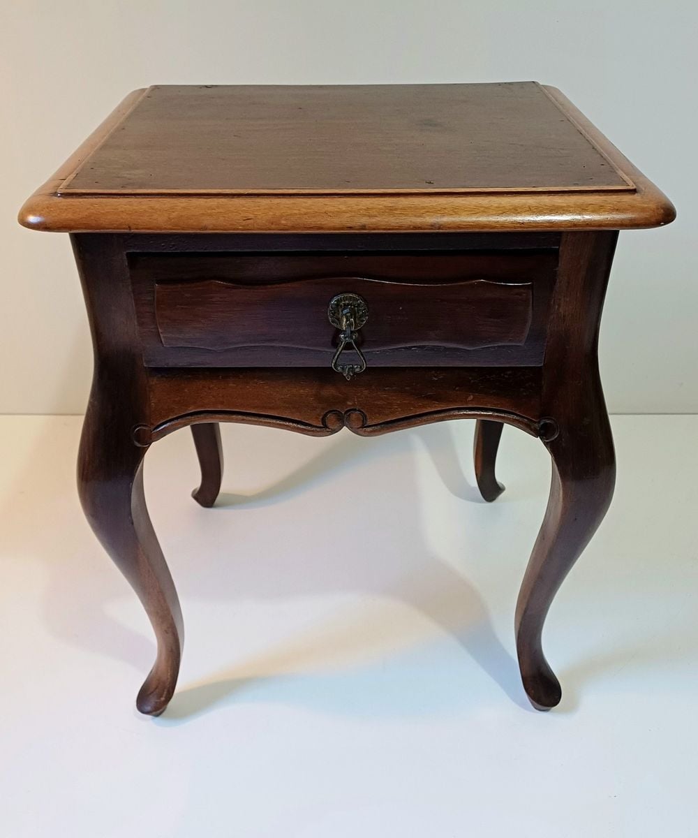 Mesa de Cabeceira Provençal Clássica | Móvel Usado 97384932 | enjoei