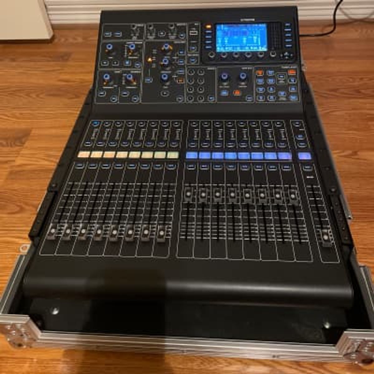 Mesa Digital Mixer Midas M32r | Item de Música Midas Usado 76866049 ...