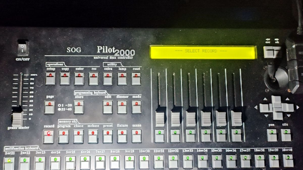 Mesa Pilot 2000 - Dmx 512 | Item de Música Pilot Usado 77271335 | enjoei