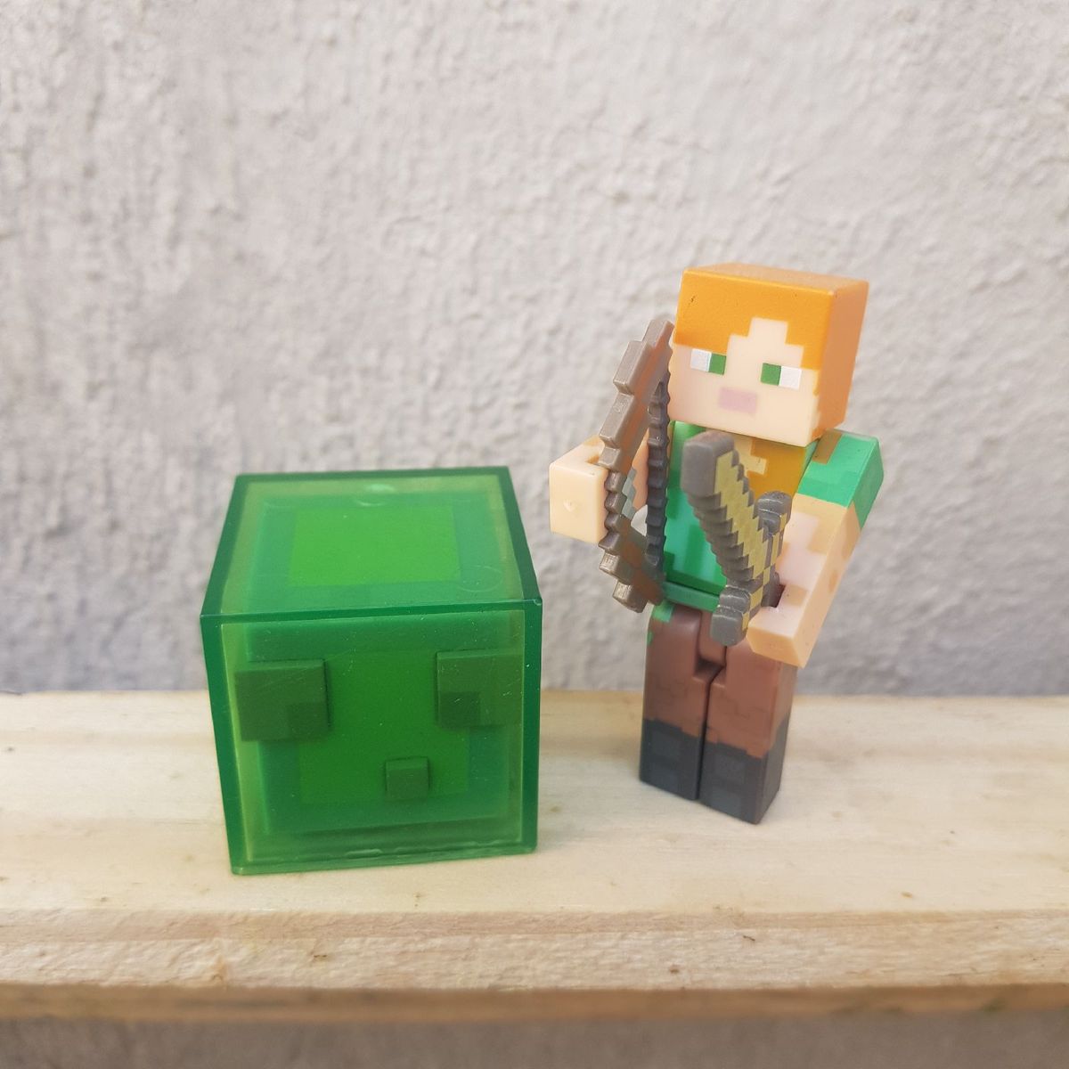 Minecraft Overworld Series #3 - Alex com Cubo de Slime - Jazwares ...