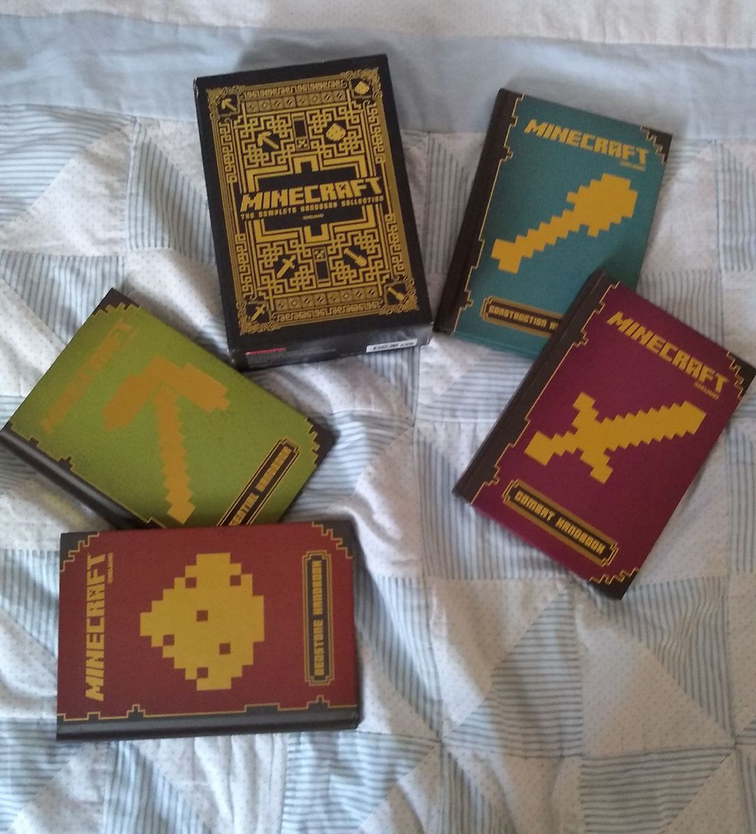 Minecraft - The Complete Handbook Collection | Livro Minecraft Mojang ...