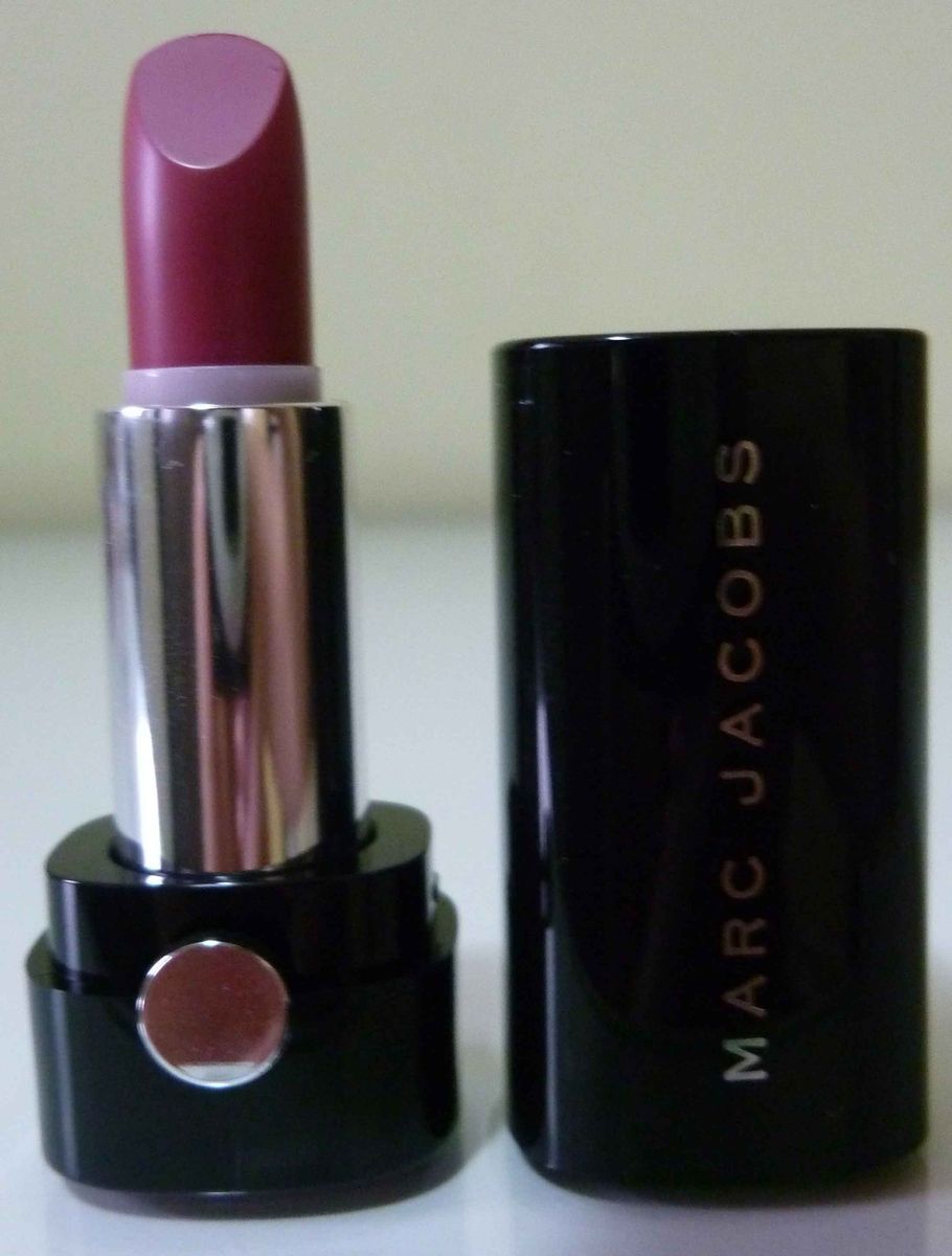 Mini Batom Cremoso Marc Jacobs - 216 Kiss Kiss Bang Bang | Maquiagem ...