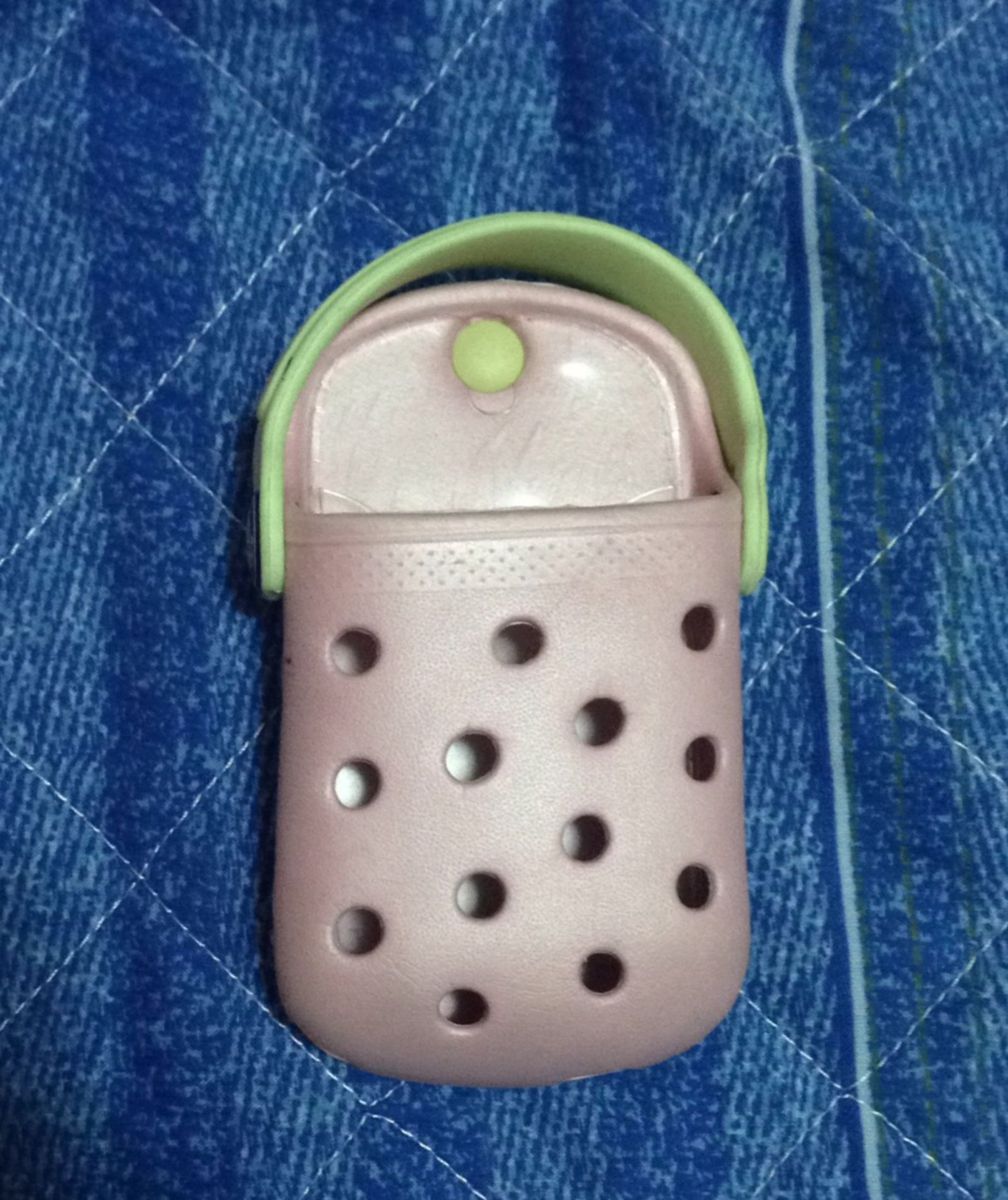 Mini Crocs | Capinha Crocs Usado 13300369 | enjoei