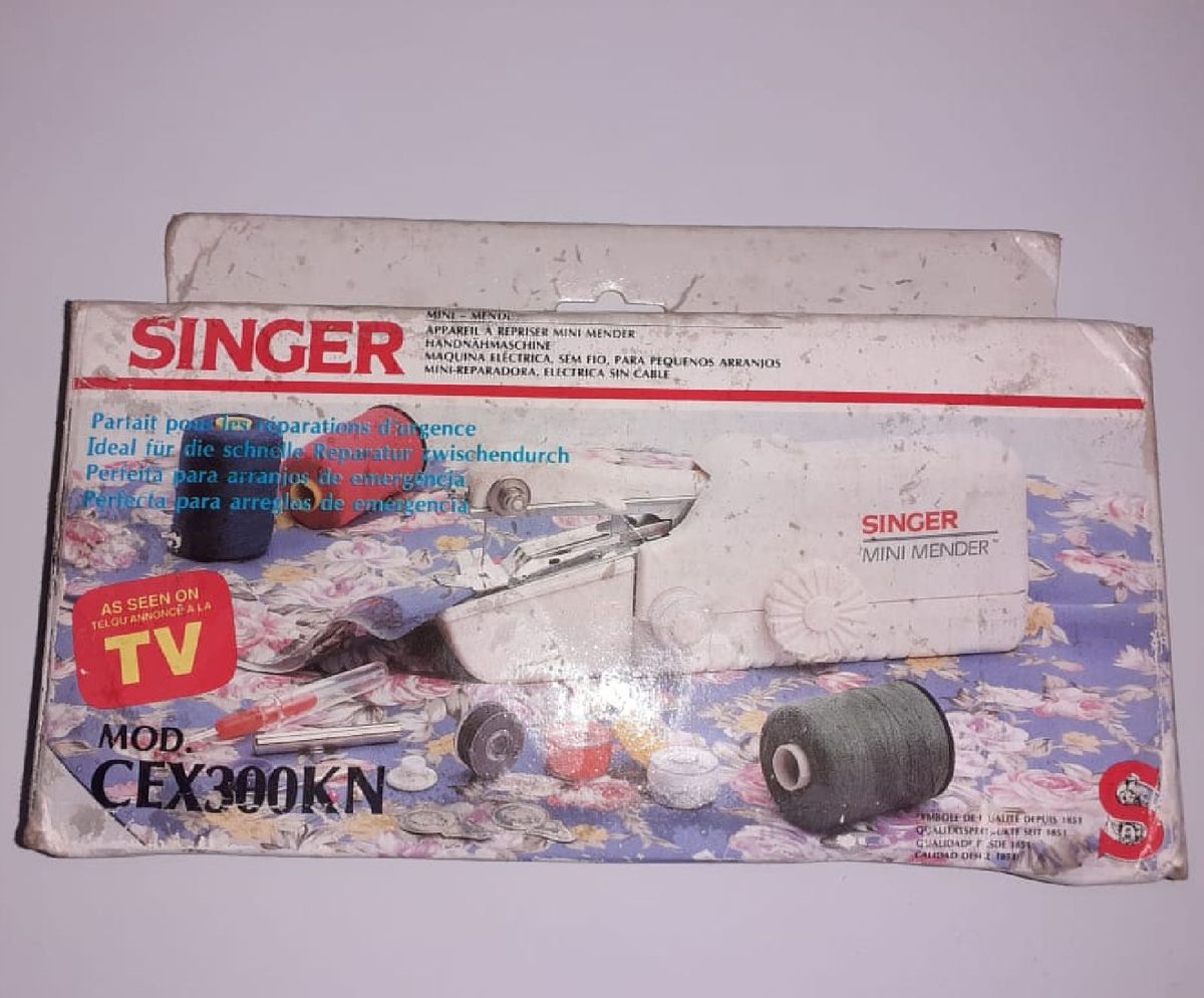 Mini Máquina de Costura Singer Elétrica | Eletrodoméstico Singer Usado ...
