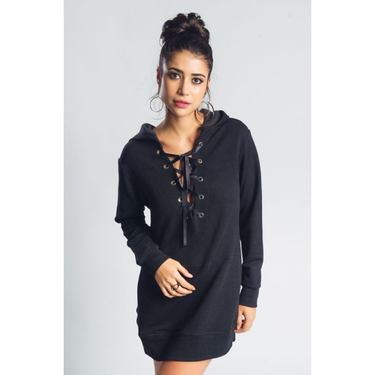 Mini Vestido de Moletinho com Capuz e Amarração - Preto | Vestido ...