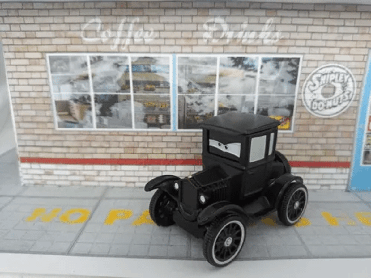 Miniatura 1:55 Lizzie - Carro do Filme Carros Disney Pixar | Brinquedo ...