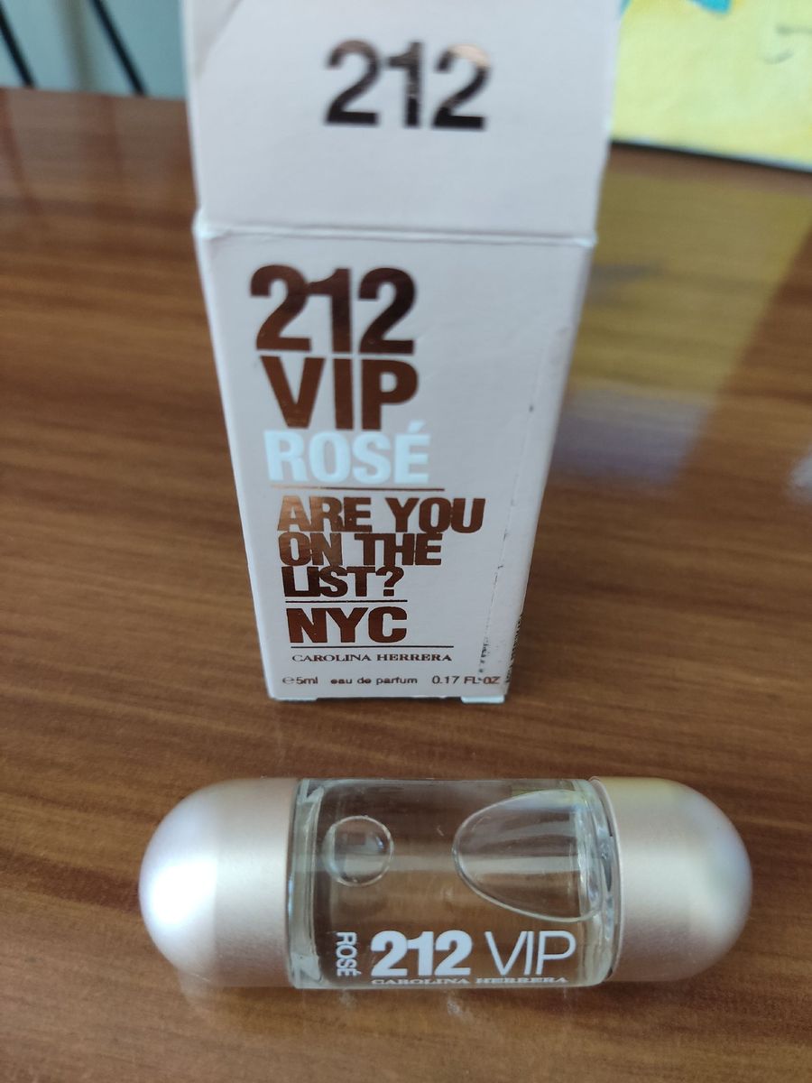 Miniatura 212 Vip Rosé | Perfume Feminino Carolina Herrera Nunca Usado ...