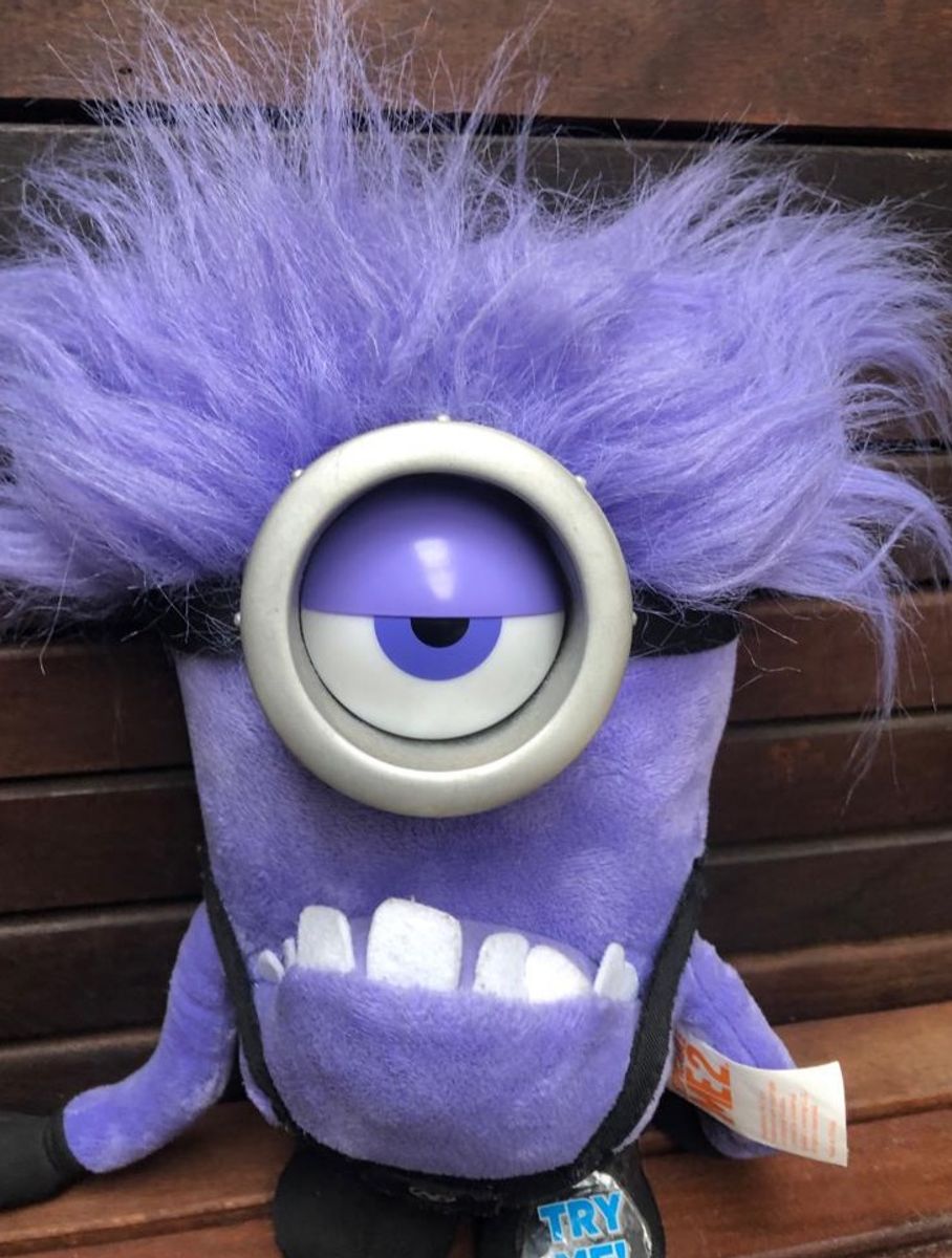 Minion Roxo | Pelúcia Universal Parks Usado 37366359 | enjoei