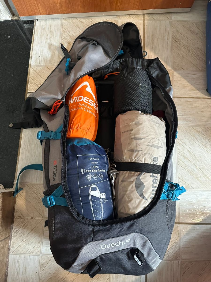 Mochila de Trekking Forclaz 50 Litros Quechua | Bolsa Masculina Forclaz, Quechua, Decathlon ...