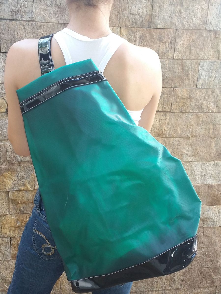 Mochila em Pvc e Vinil com Alça Transversal Arzon | Mochila Feminina ...