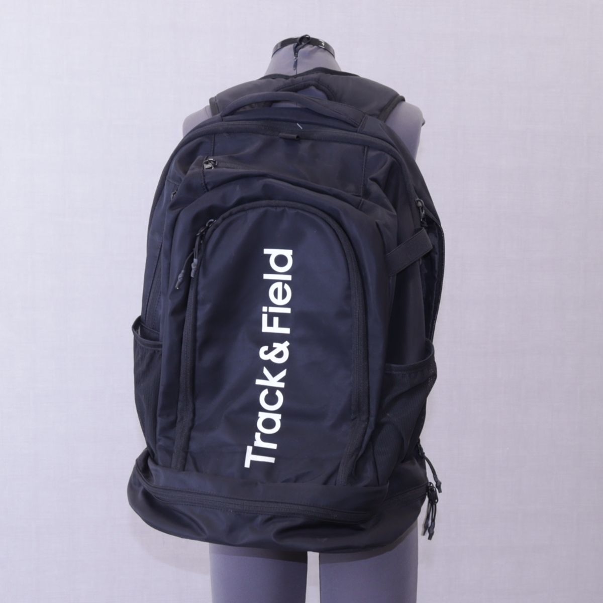 Mochila Preta Track e Field | Mochila Feminina Track E Field Usado ...