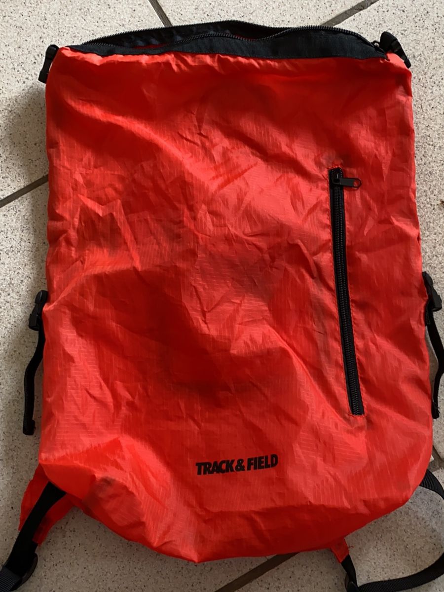 Mochila Track & Field , Cor Laranja, Vira Bolsinha Pequena. | Produto ...