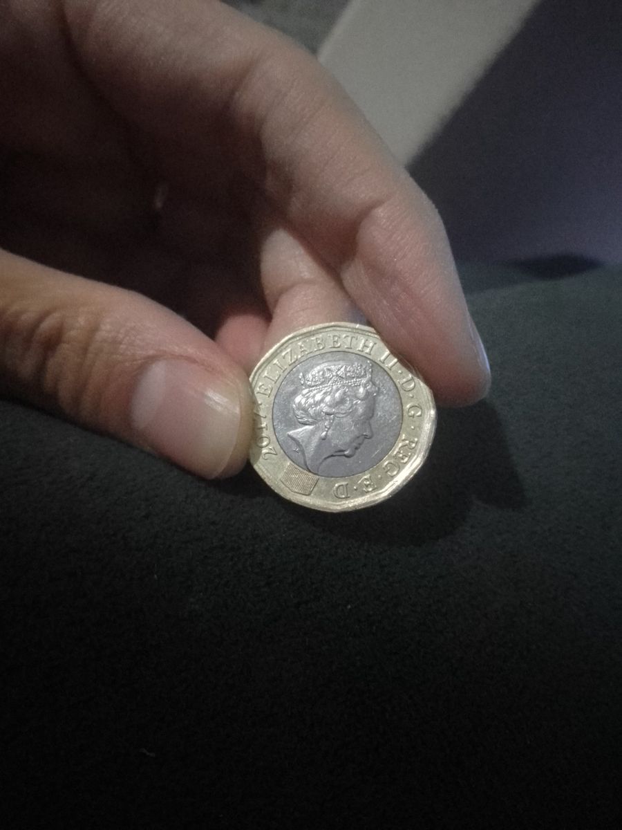Moeda One Pound | Produto Vintage e Retro Usado 85387314 | enjoei