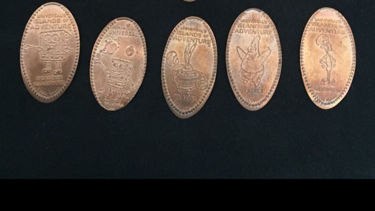 Moedas de 1 Dollar Bob Esponja | Cacareco Universal Studios Usado ...