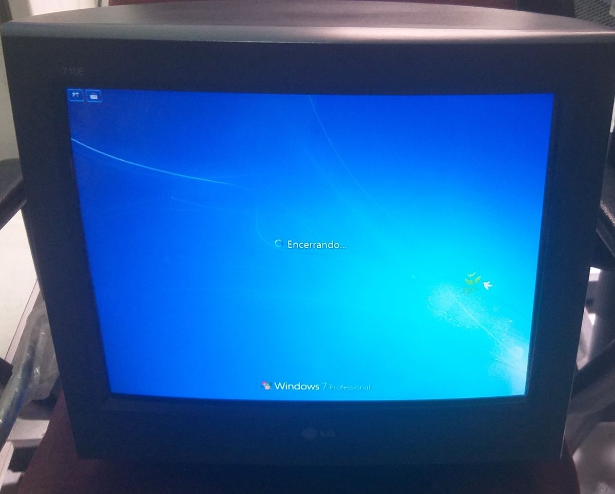 Monitor 17 Lg Crt Vga Pc Antigo Mod. 710 e Cinza Escuro | Produto Masculino Lg Usado 77995229 ...