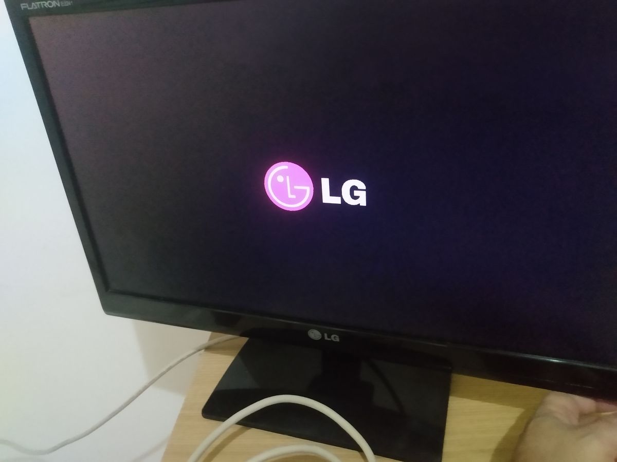 Monitor Led Lg Flatron E2241s Led 21,5" Ótimo Estado Monitor Usado em Muito Bom Estado ...